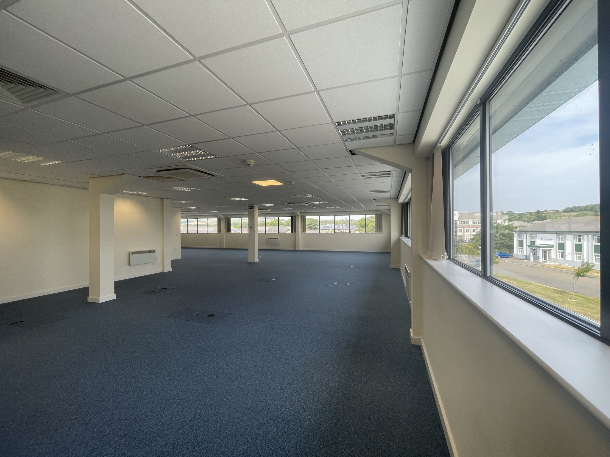 » Internals IOM Biz Park Units LLoyds Office Building (1)